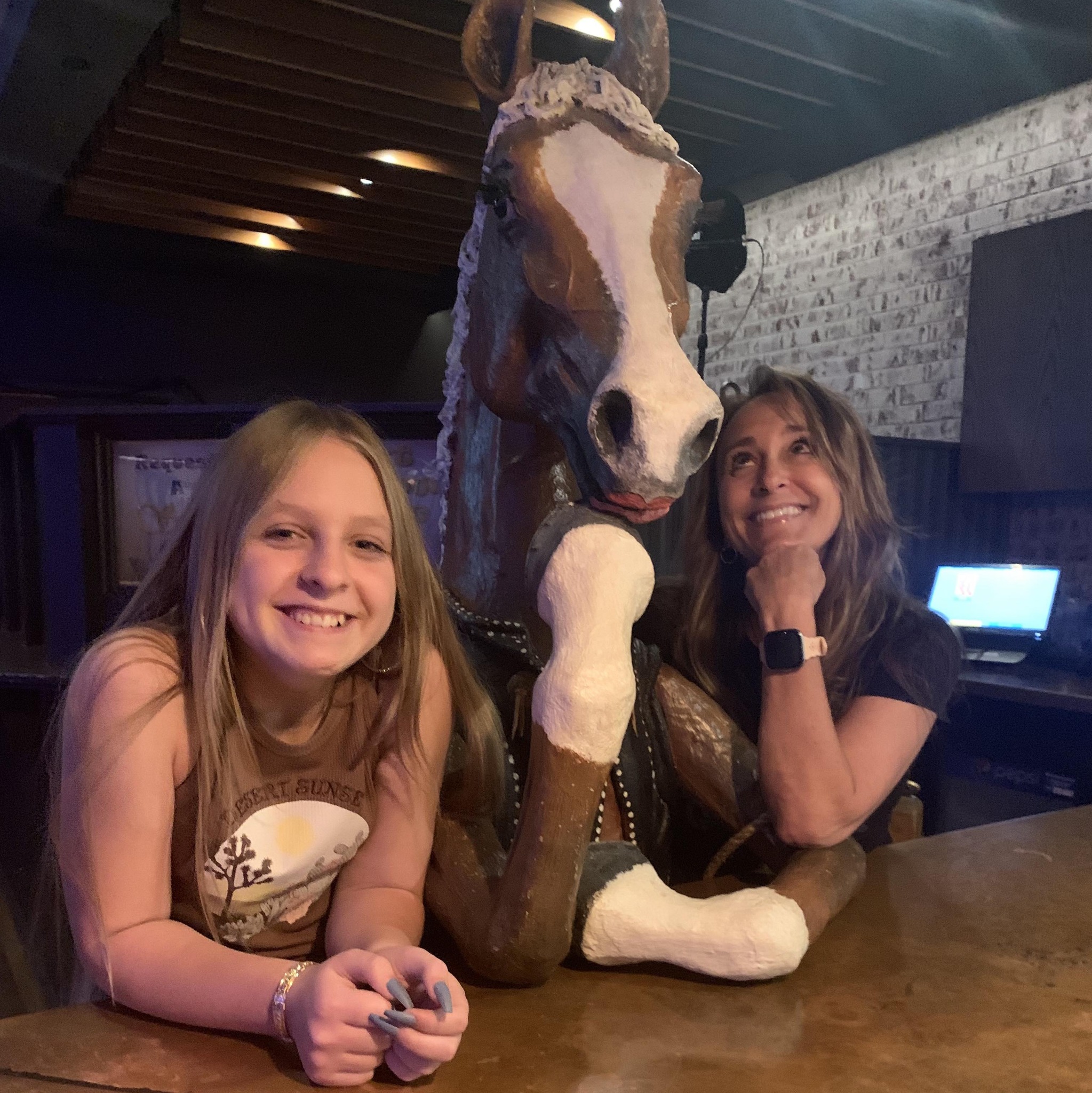 Laura Osgood – Garo Dedeyan Psychic Medium